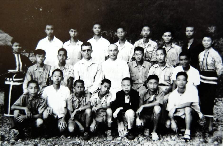 Taiwan Island Village: 台灣島村 012aaa01-033: Outstanding People; 台灣人傑; 台湾人 ...